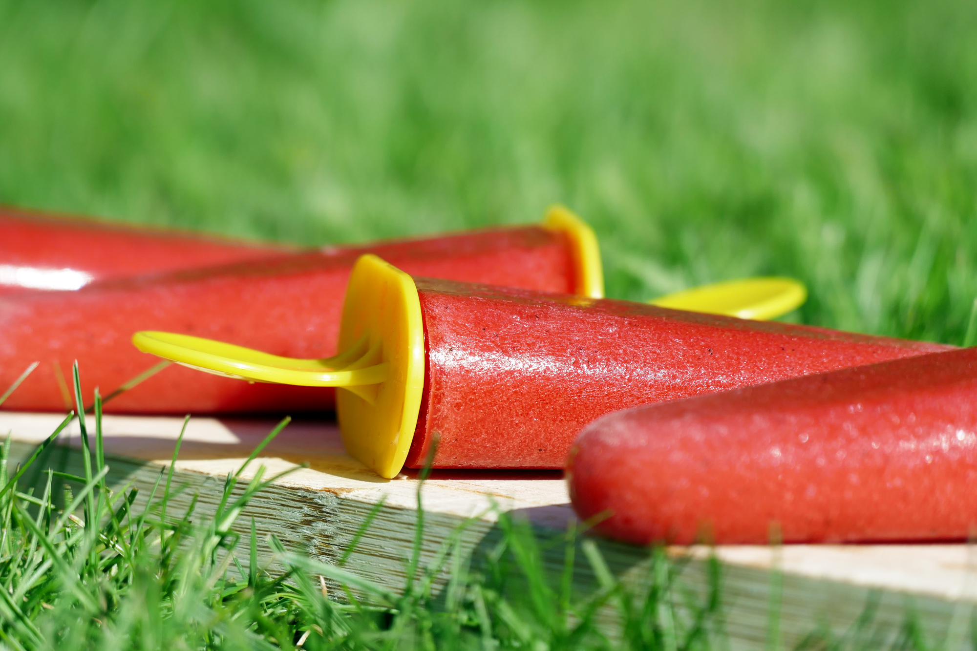 Recept: Hemmagjord isglass med jordgubb och mynta